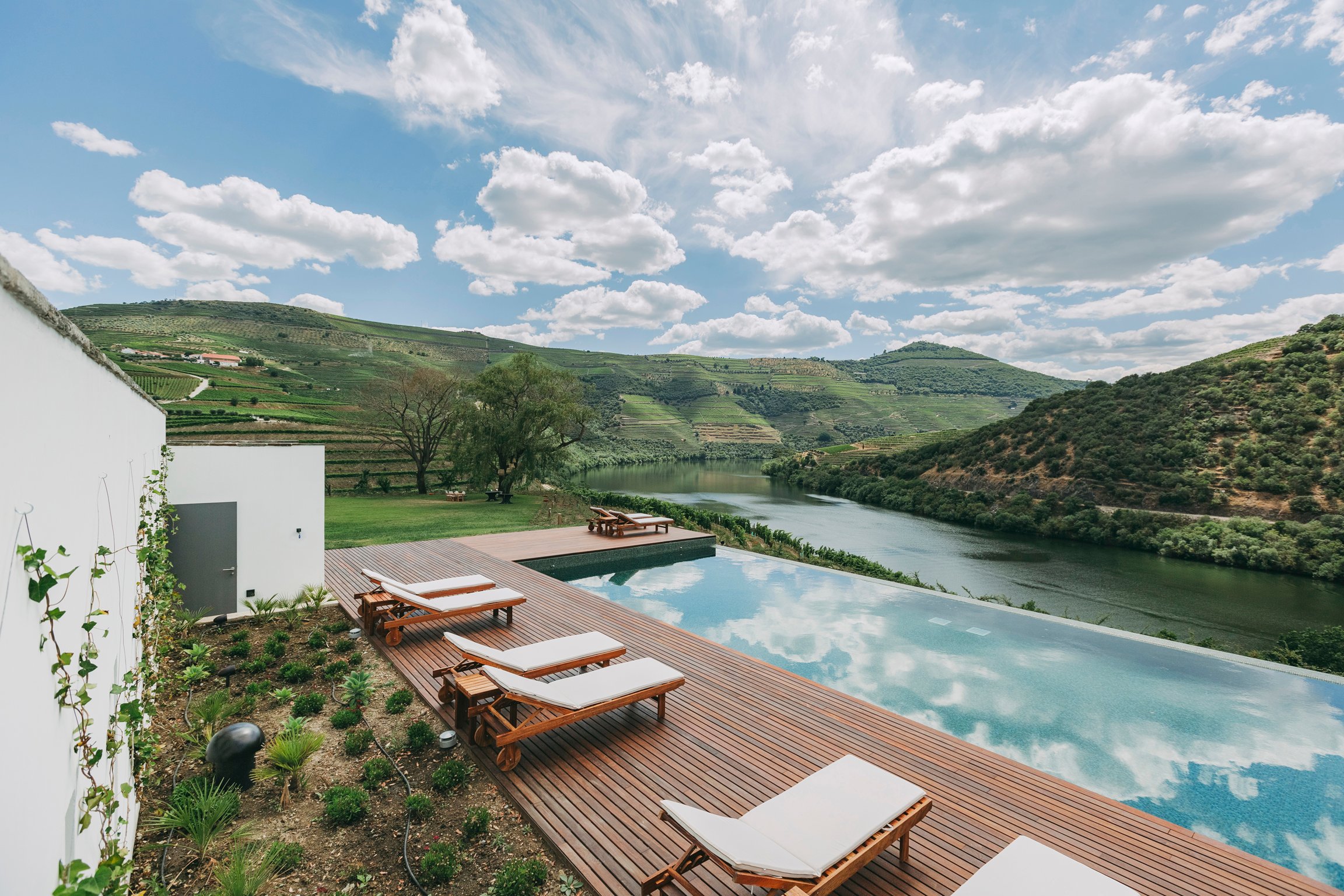 Explore the Douro Valley at its Best in Quinta De Ventozelo